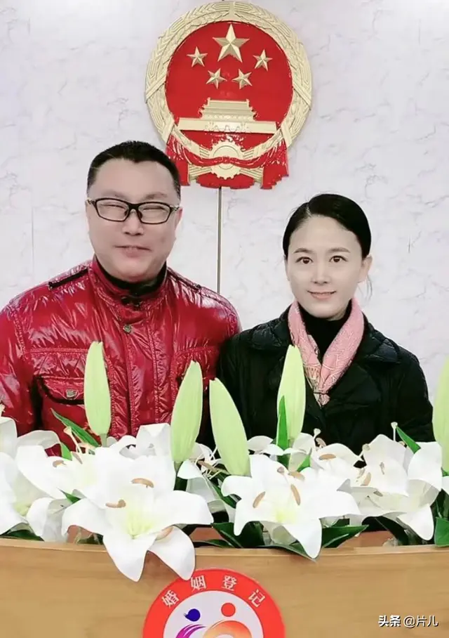 Yin Sangjie got the certificate! The newlyweds have outstanding looks ...
