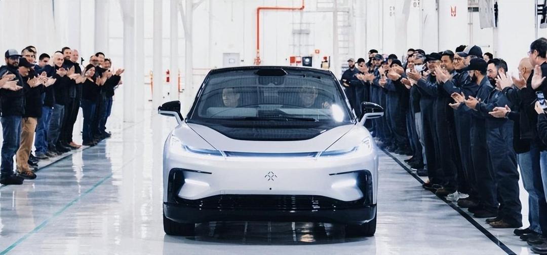 Jia Yueting handed over the fifth FF91 to the racing driver, only 5 ...