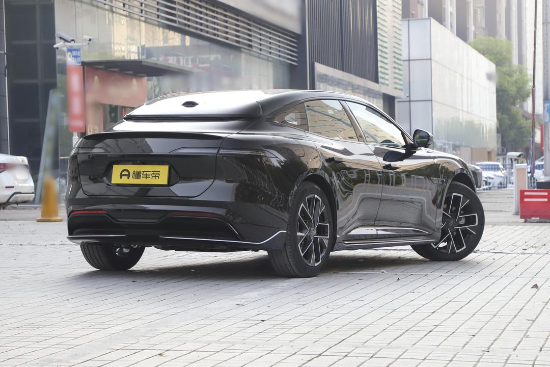 華為ADS4+WEWA大模型，阿維塔06解決停車難、通勤累？年輕人看看 - 頭條匯
