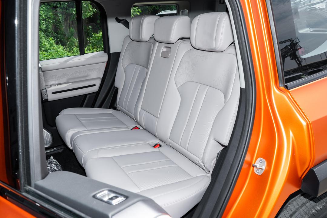 縱橫G700登場！全系三把鎖+空氣懸架 1400km 續航，這車實力如何？ - 頭條匯