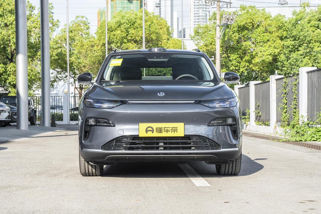 Extended range/pure electric optional, equipped with dual Qualcomm ...