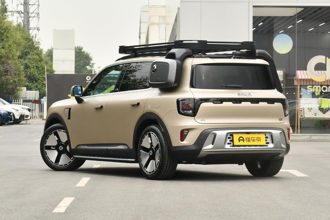 Mercedes-Benz luxury genes, tough square box appearance + three screens ...