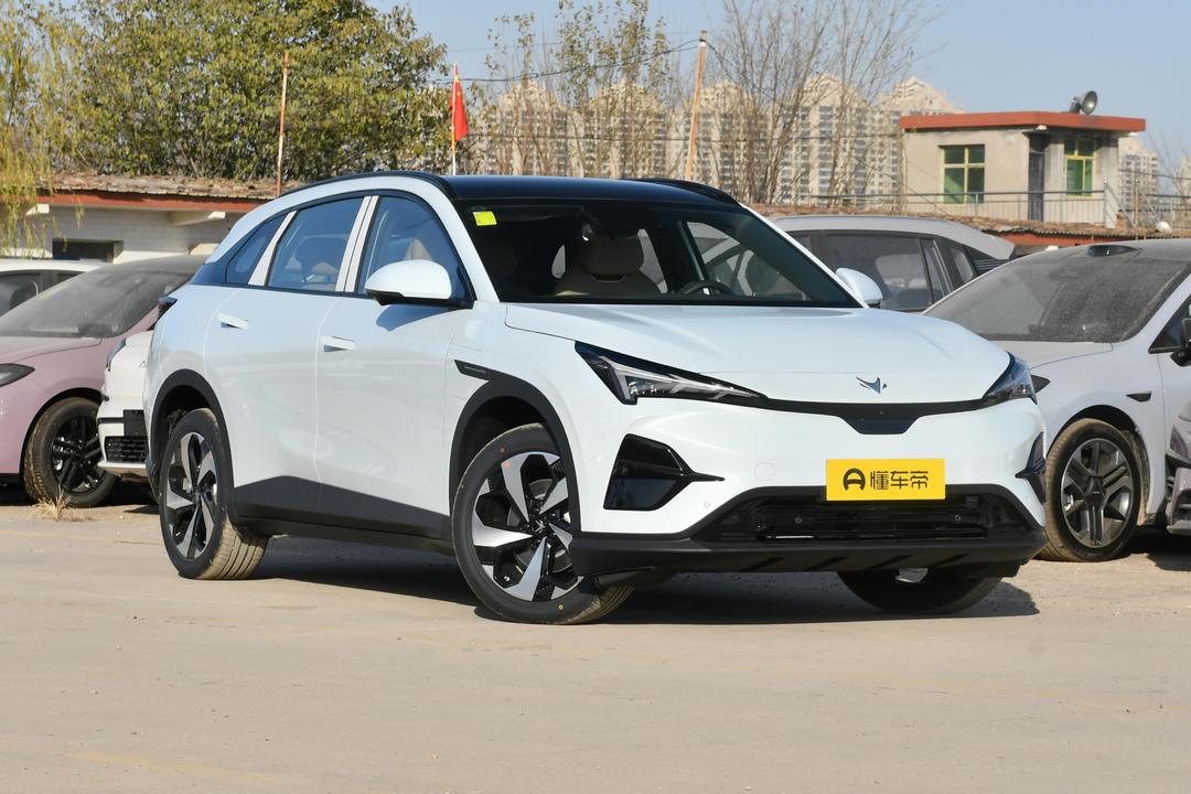 Equipped with a 1.5-liter range extender and a revised front styling ...