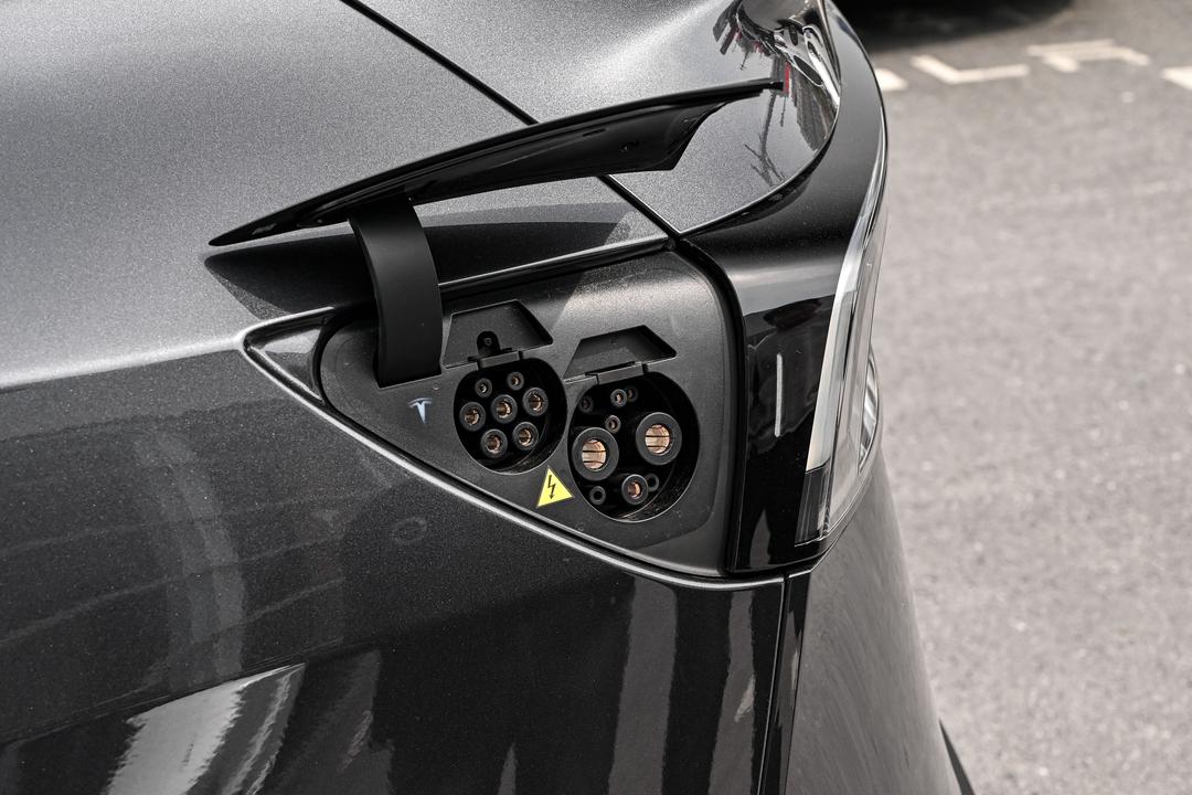 Model Y should be in a hurry! This car can reach 100 km/h in 3.9 seconds + 800V fast charging ...