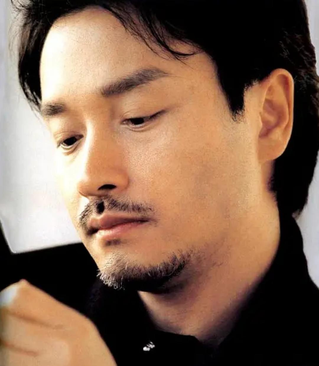 Collapsed Chen Shufen: Covering Leslie Cheung's body with clothes ...