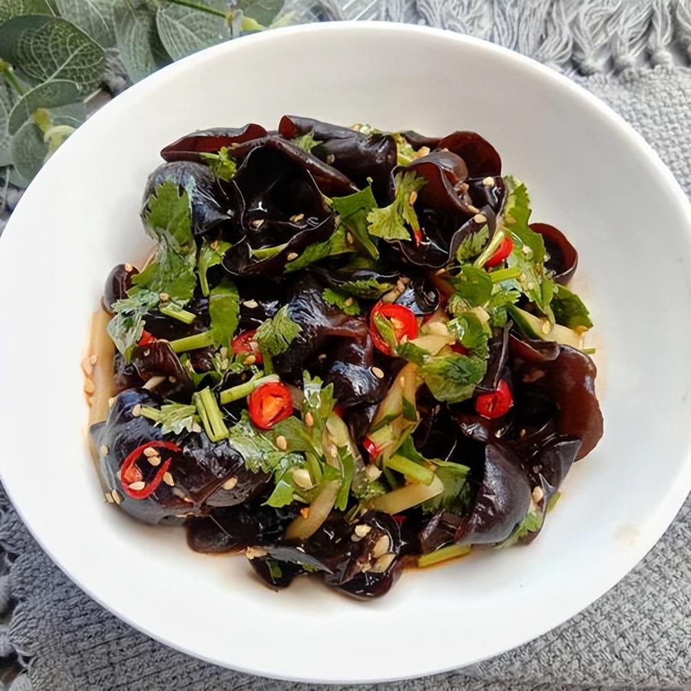 The fungus juice is a quick and refreshing dish to eat in summer, and ...
