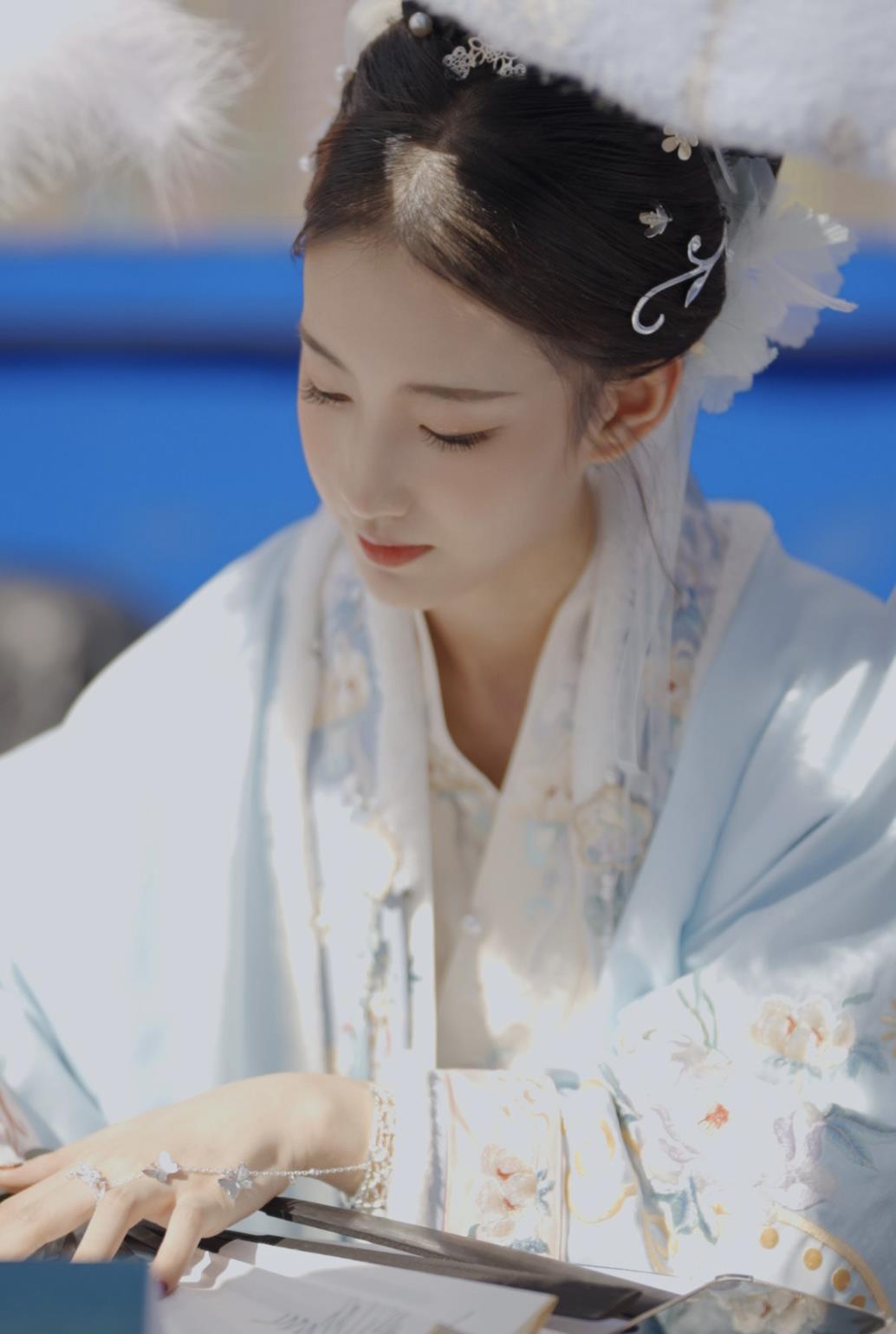 Yaoyin: The Musical Journey of the Chinese Goddess Huang Yuyao - iMedia