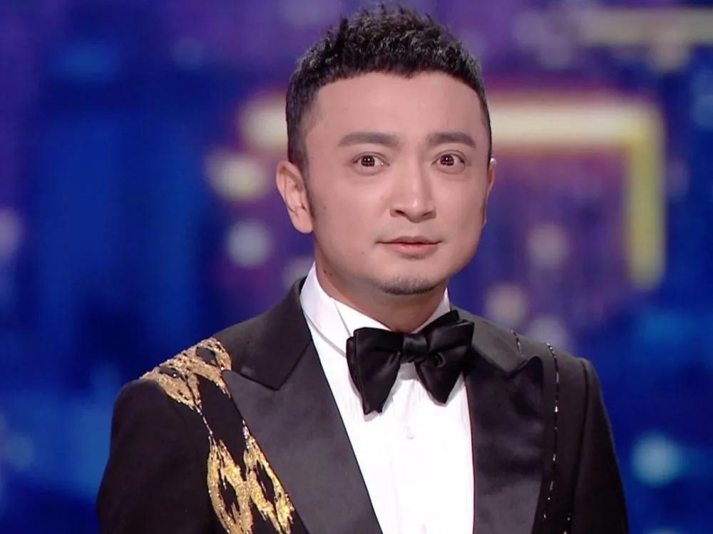 CCTV news anchor "big change"! Two newcomers attracted attention, Kang ...