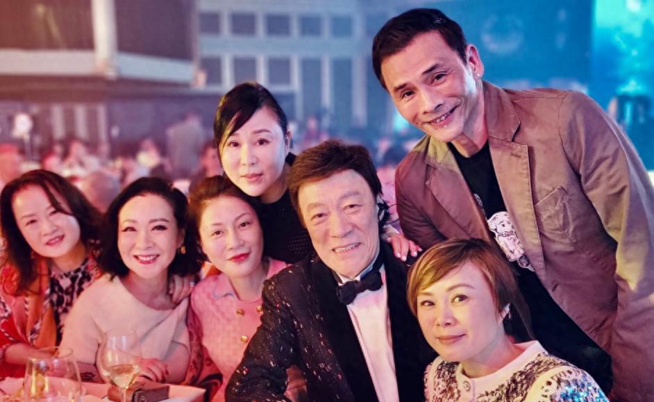 "Huang Rong" Wei Qiuhua turns out to be a star-studded 65th birthday ...