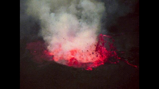 "Volcano Love" scored 9 on Douban. They are not madmen, but lovers who ...
