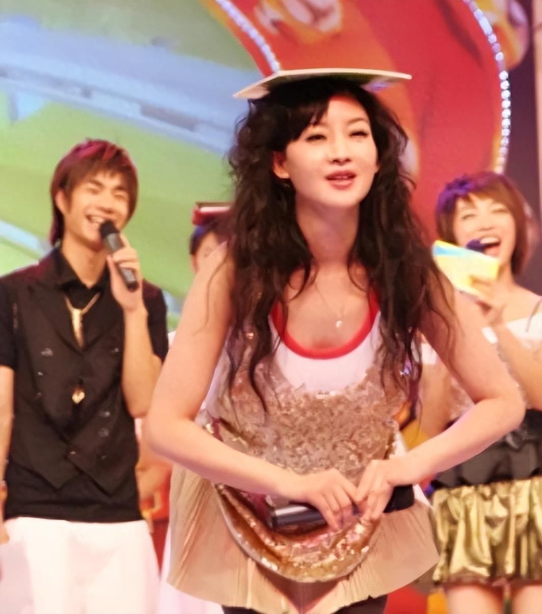 Mai Hongmei: After divorcing Sun Nan, she washed her face with tears ...