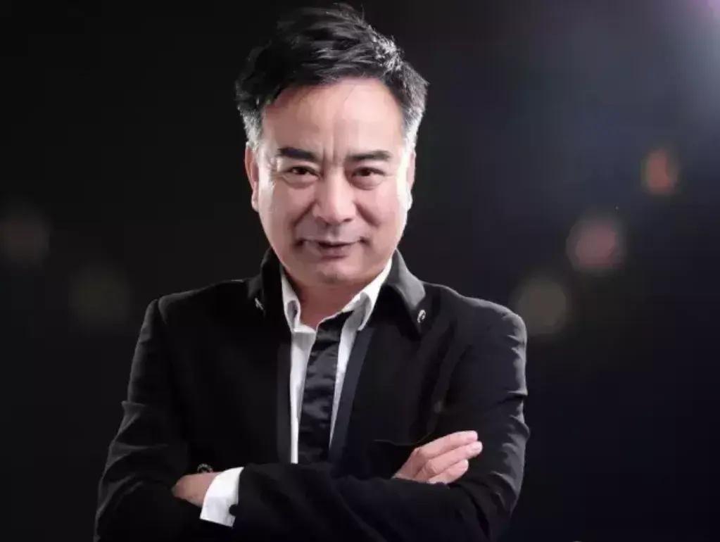 Actor Yue Yueli: After divorcing his ex-wife, he stayed away from ...