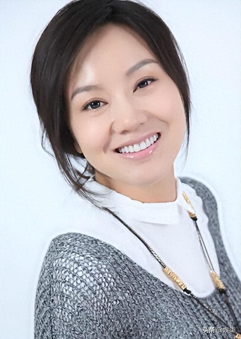 53-year-old Yan Ni is astonishingly beautiful with loose flesh, tight ...