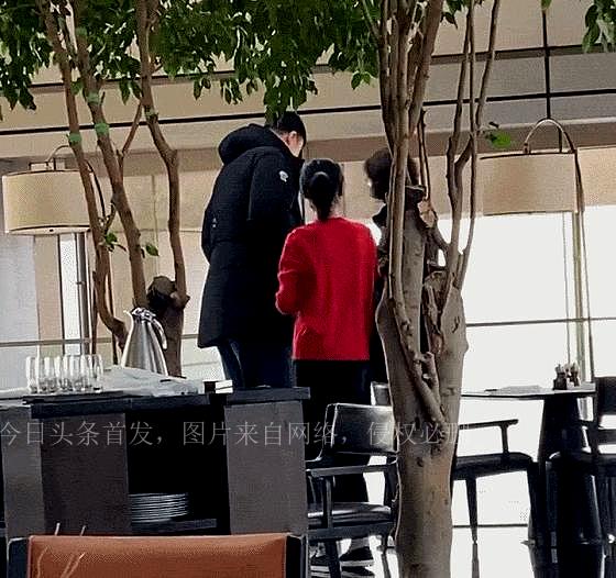 Yao Ming's family of three are in the same frame. 12-year-old Yao ...