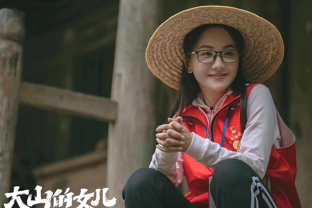 The actors' interpretations of Huang Wenxiu: Yang Rong, Lang Yueting ...