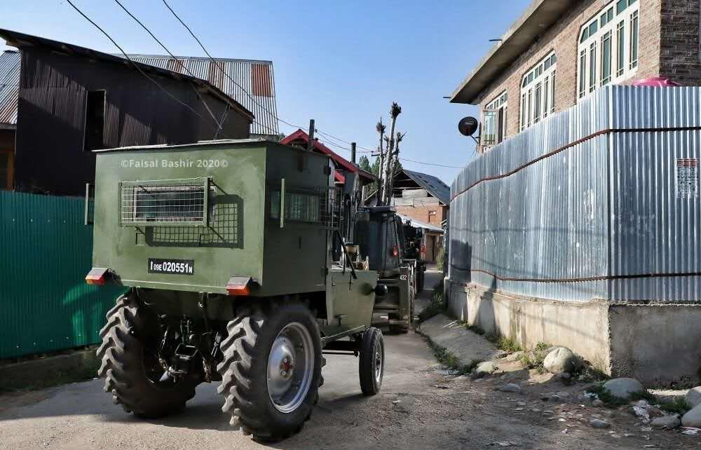 Indian agricultural tractors are converted into armored vehicles to ...