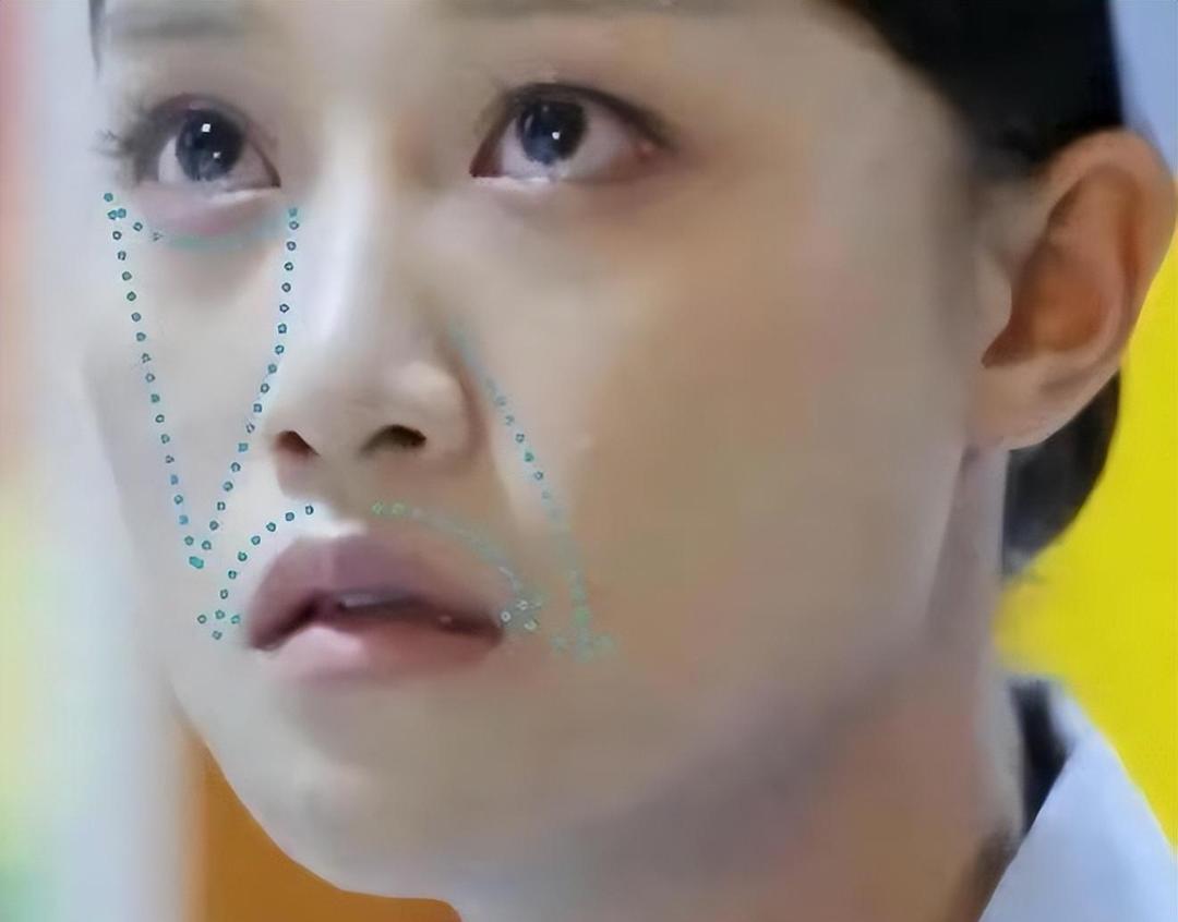 The moon face is the killer of beauty, and the bitter look looks like a ...