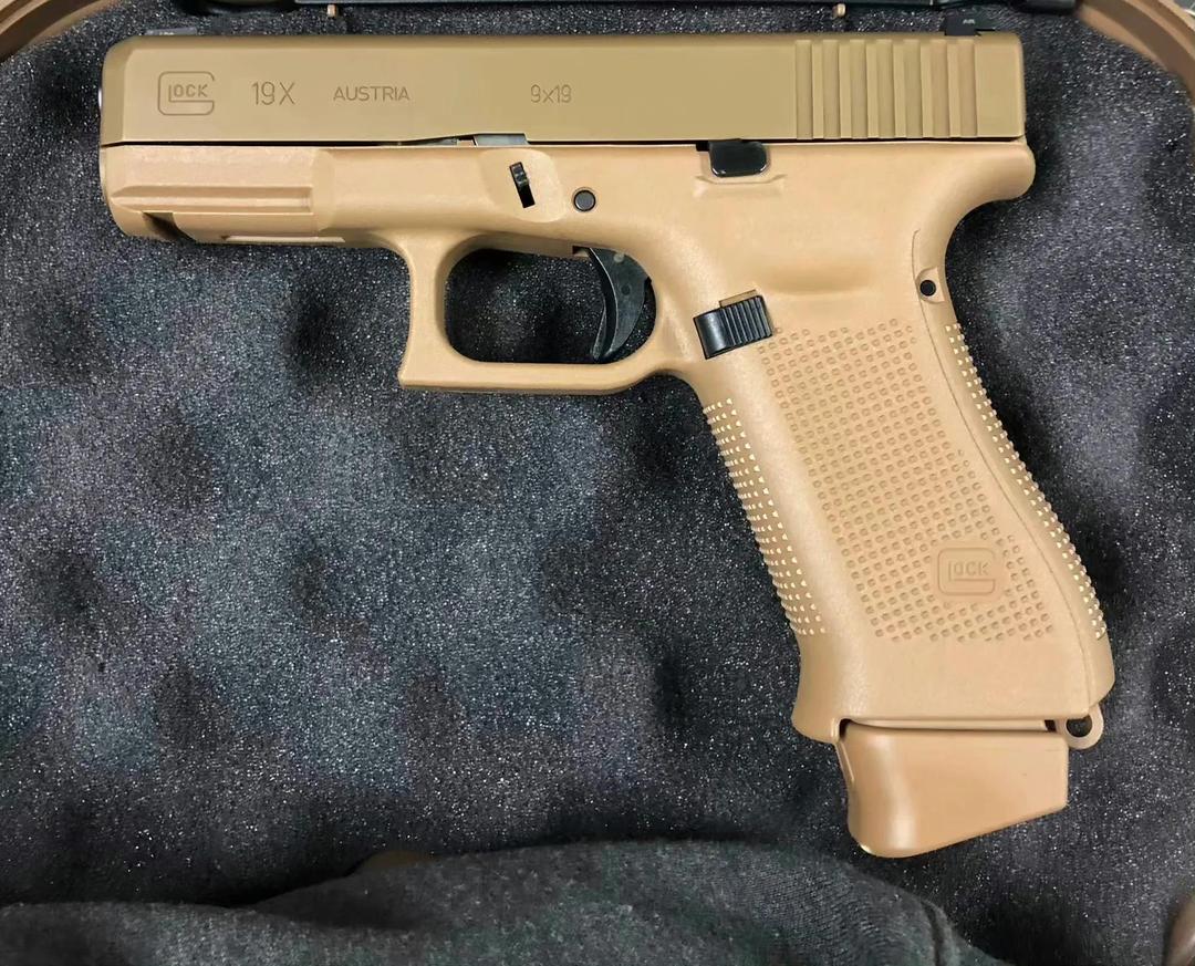 Unboxing the Glock 19X pistol! - iMedia