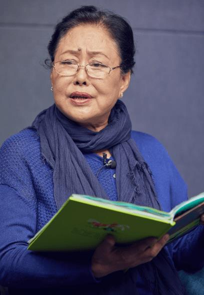 71-year-old Pan Yingzi meets 70-year-old Siqin Gaowa, which is probably ...