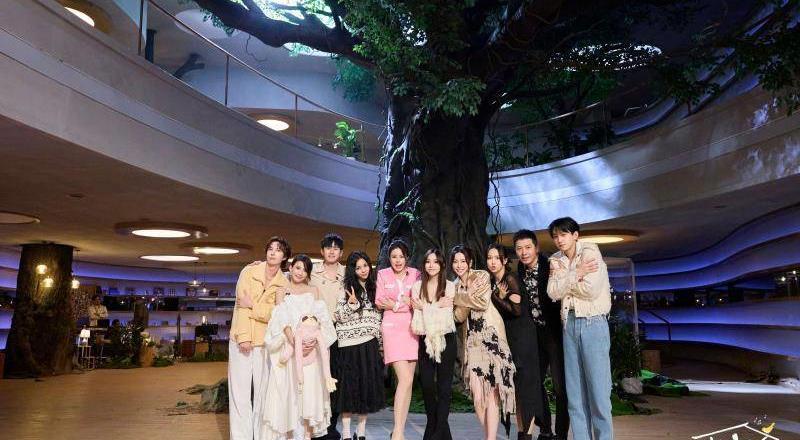 "Time Concert" Deng Ziqi wrote the first song "Whose Happiness Have You ...