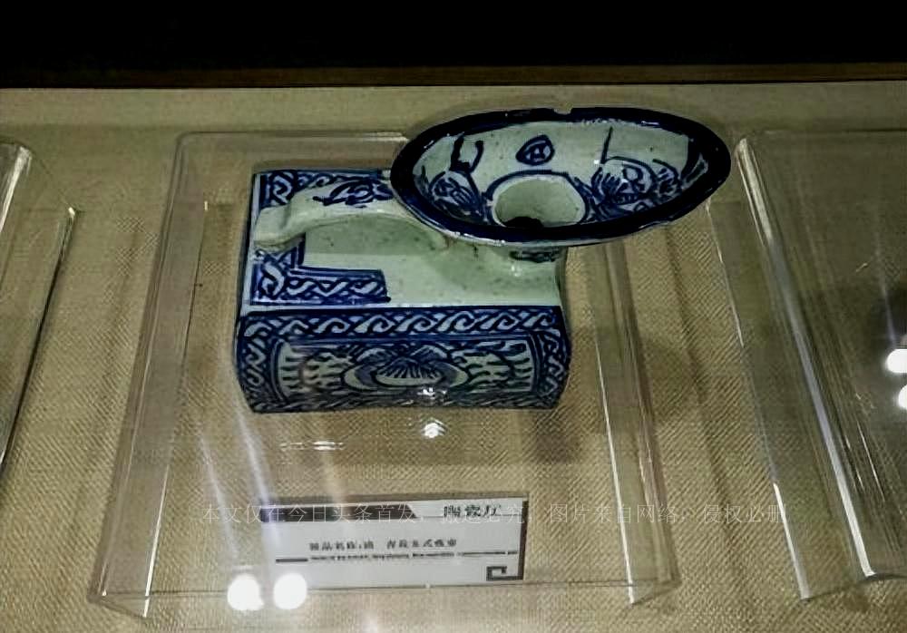 The mouth of the ancient "chamber pot" was so small, how could a woman ...
