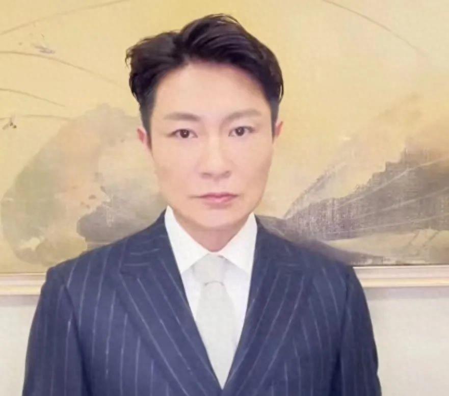 When 46-year-old Li Zonghan and 47-year-old Chen Long were in the same ...