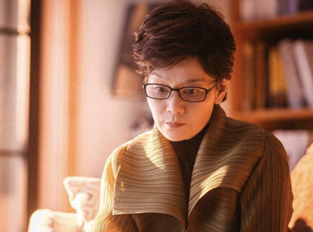 Is Pan Hong, who is old and fierce, considered a top beauty in the ...