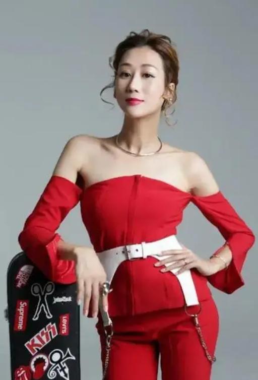 Lisa Jiang: From model to “fertility machine” to career woman - iMedia