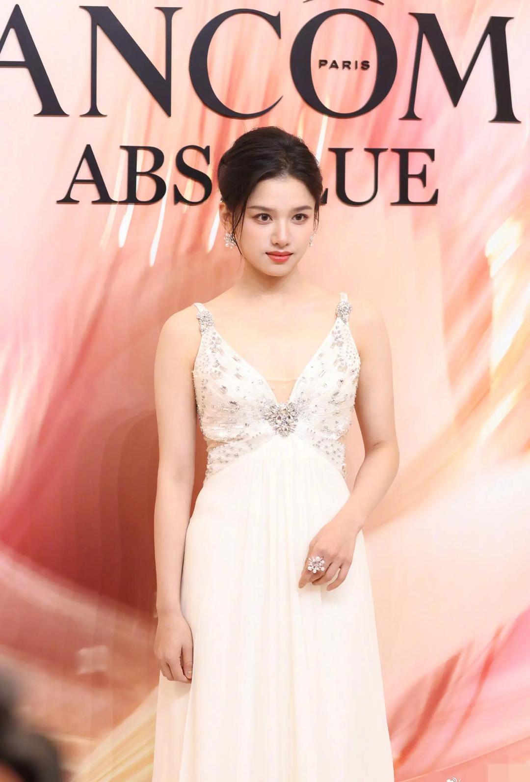 On this night in Shanghai, Zhao Jinmai, Zhang Jingyi and Li Landi, it ...