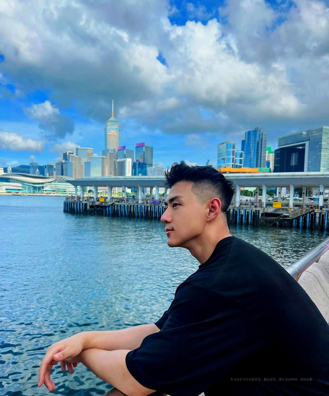 Lu Tianjiao: Stunning skin, peerless handsomeness, perfect figure, the peak of handsomeness ...