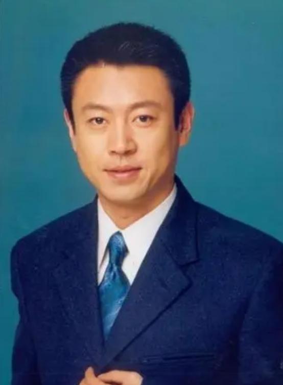 56-year-old former CCTV anchor Yang Liu: My wife is the famous singer ...