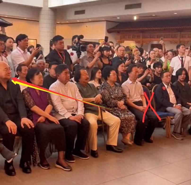 Chi Zhongrui is so embarrassed! Accompanying Chen Laiwa to important ...