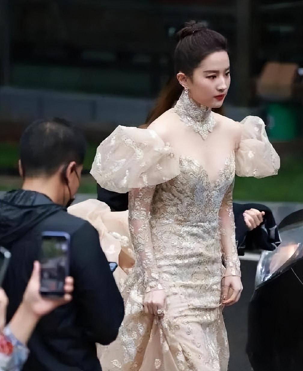 [Exposing the fake imagination of the entertainment industry] Revealing ...