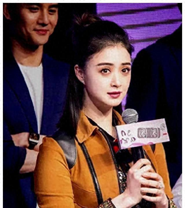 Wang Kai announced his marriage in a high-profile manner, and Jiang Xin only used a few words to ...