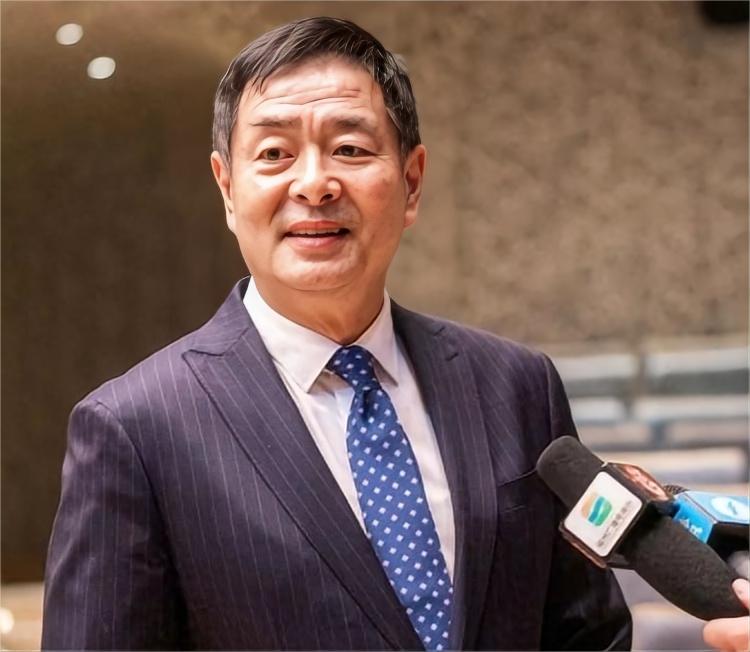 There is a kind of "wisdom" called Pu Cunxin, who gave 500,000 to his ...