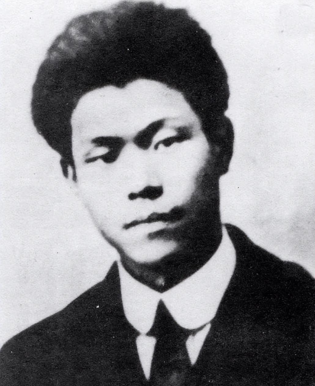 When Cai Chang saw Zhou Enlai for the last time in 1975, he made a ...