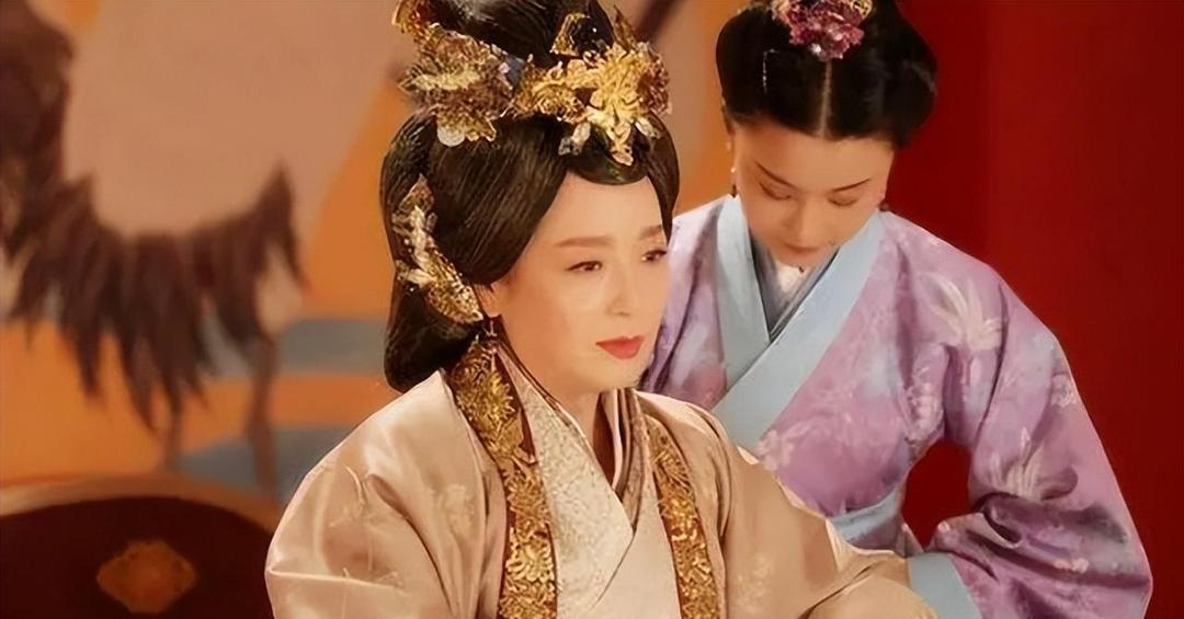 Comparing the empresses and empress dowagers of the Ming and Qing ...