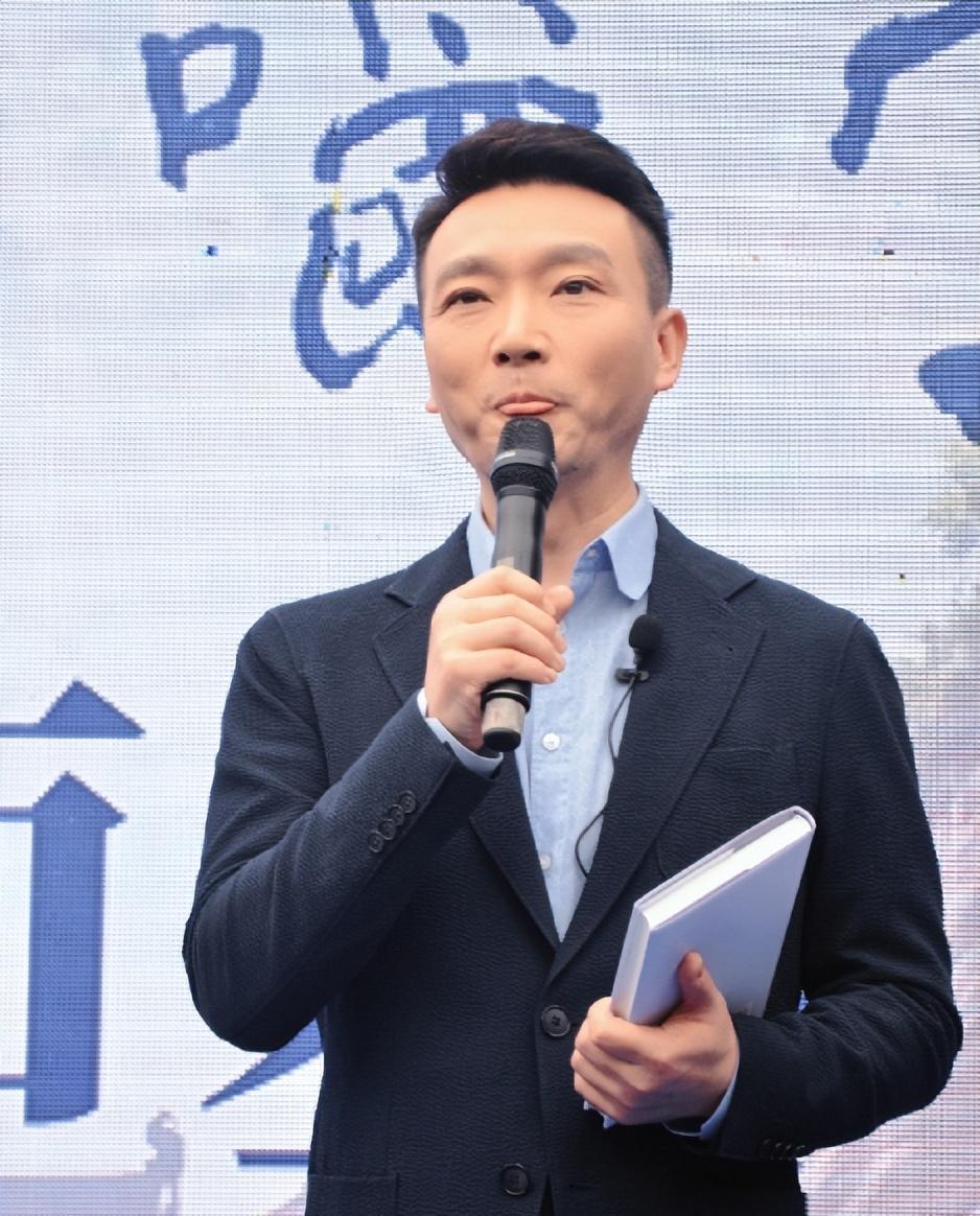 Kang Hui: Amazing transformation! I actually became the top host of ...