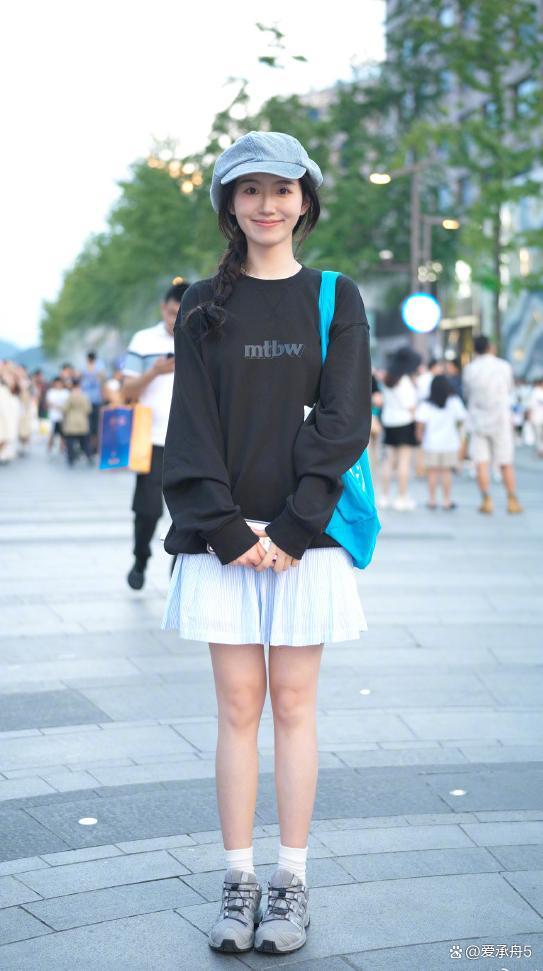 Hip-hugging jumpsuit: a fashionable boutique that shows off the charm ...