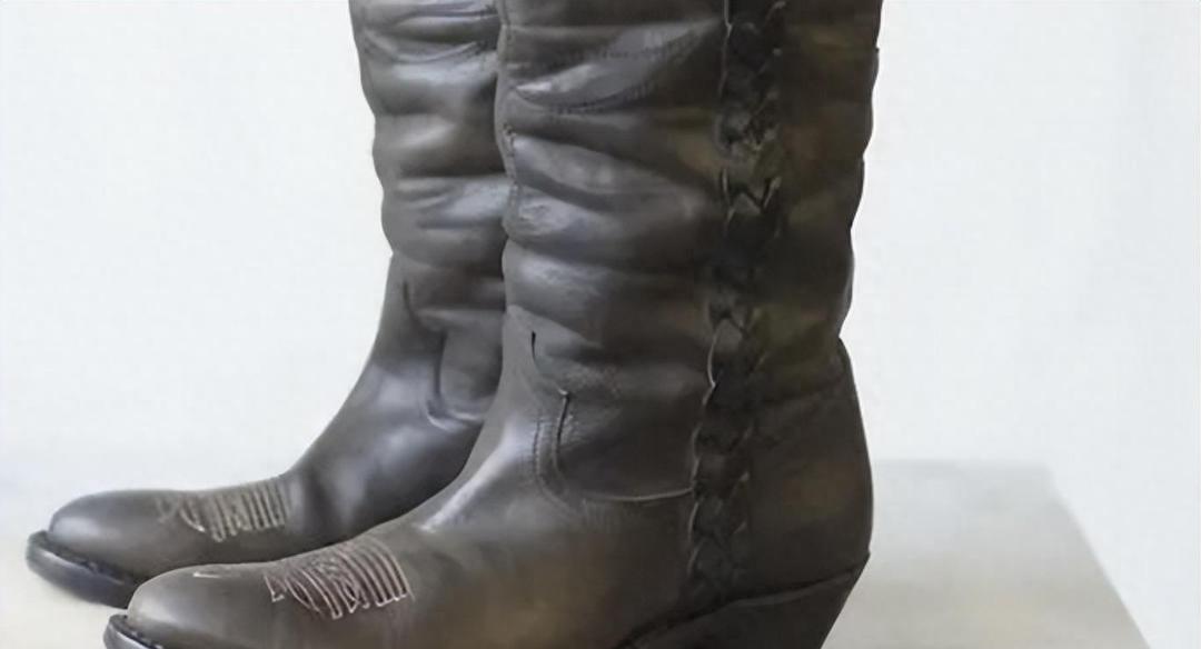 During the Mamluk Sultanate period, the evolution of boots design reflected regional differences ...