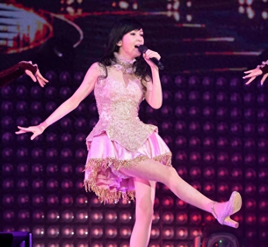 54-year-old Zhou Huimin was exposed without retouching. Because her style has remained unchanged ...