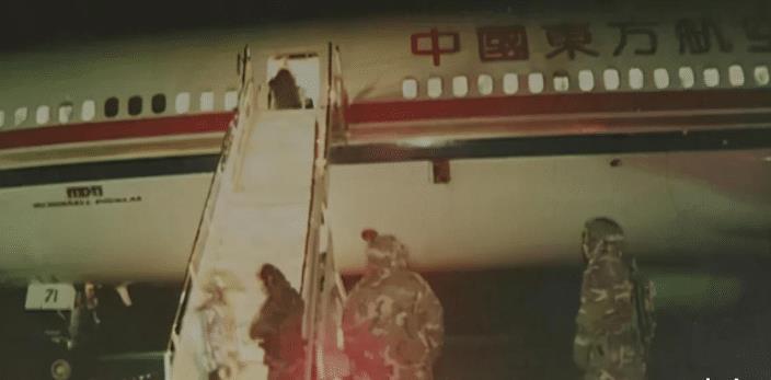 In 1993, China Eastern Airlines Flight 583 was in danger and the captain requested an emergency ...