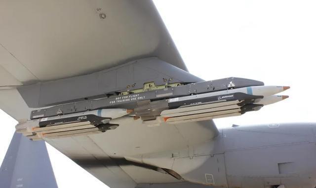 Transport plane turned into bomber? The US military tests a low-cost ...