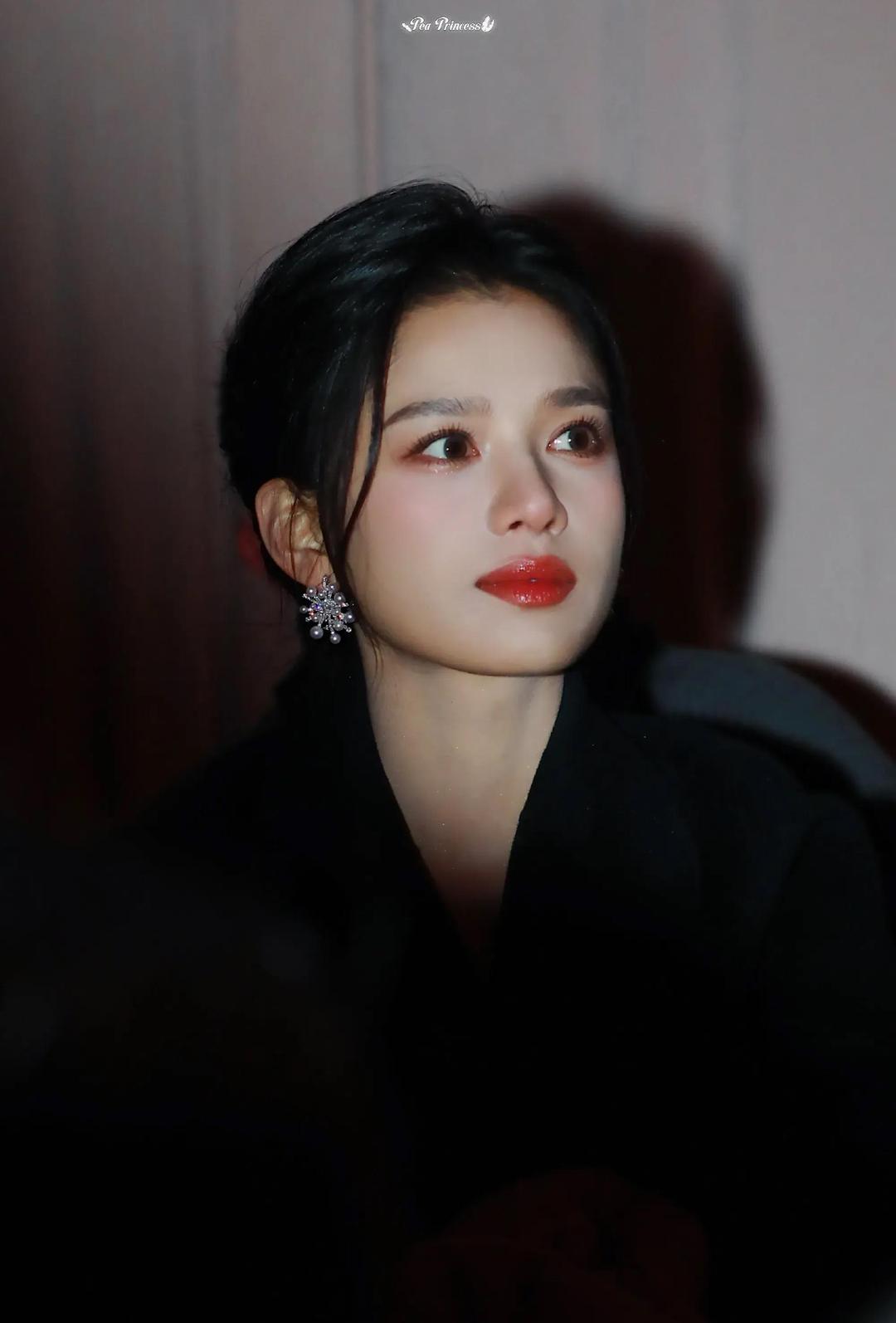 On this night in Shanghai, Zhao Jinmai, Zhang Jingyi and Li Landi, it ...