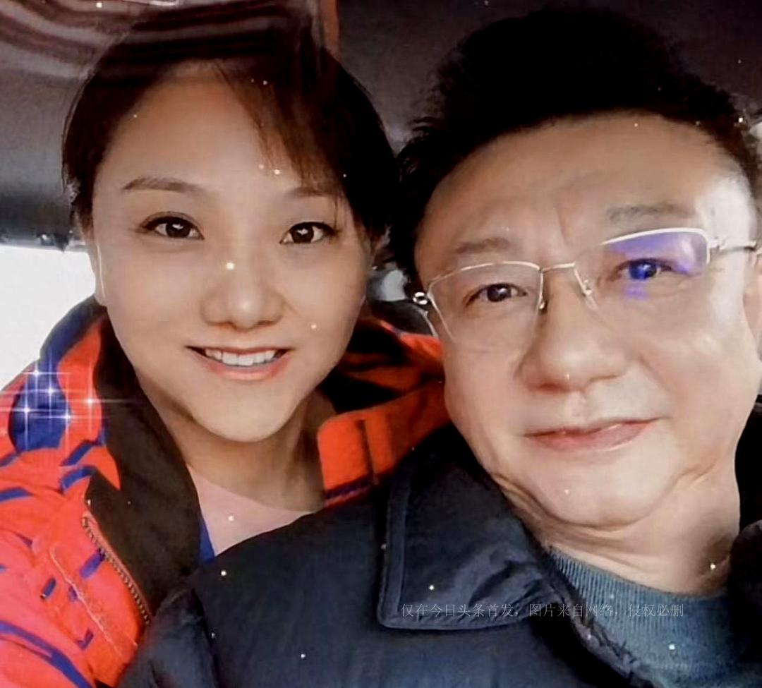 CCTV anchor Wang Ning makes a rare appearance with her good-looking sister - iMedia