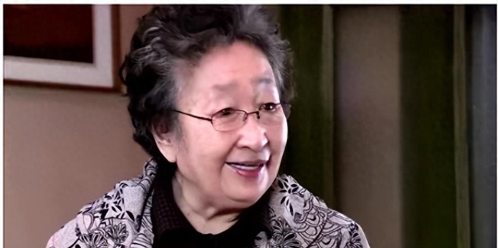 A recent photo of 90-year-old artist Peng Yu was exposed: he looks old ...