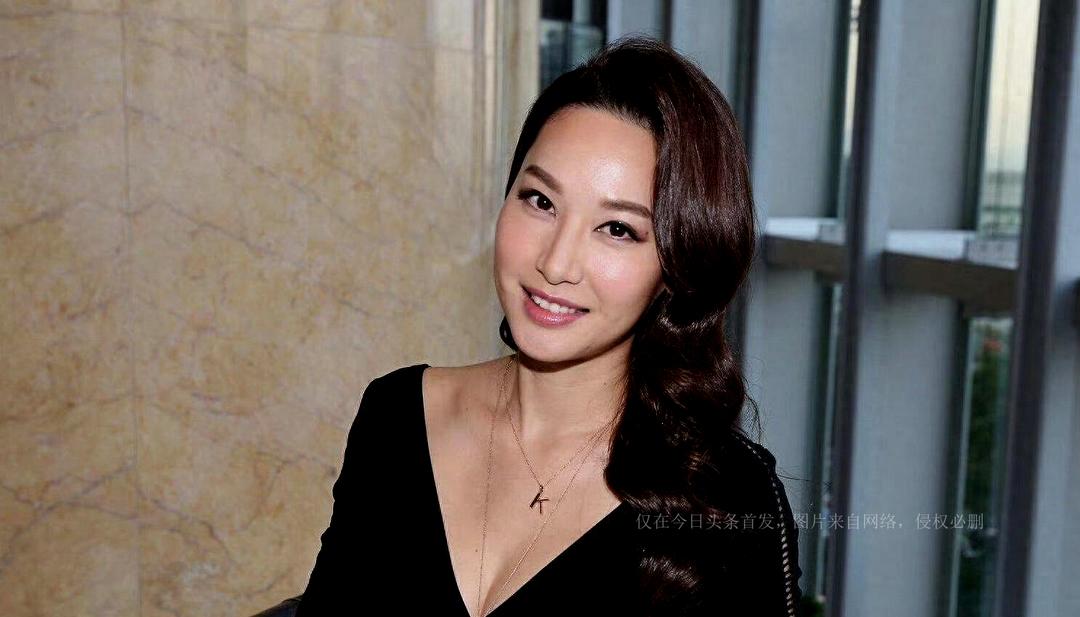 A former well-known actress from TVB officially moved to Europe and was met by chance on the ...