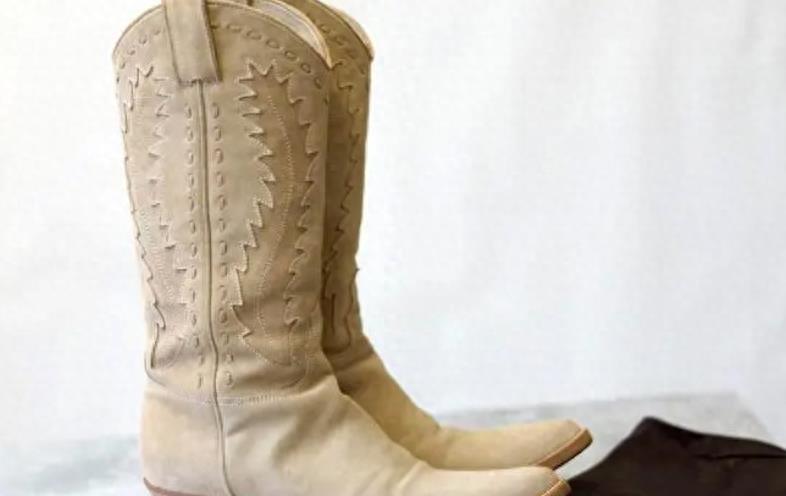 During the Mamluk Sultanate period, the evolution of boots design reflected regional differences ...