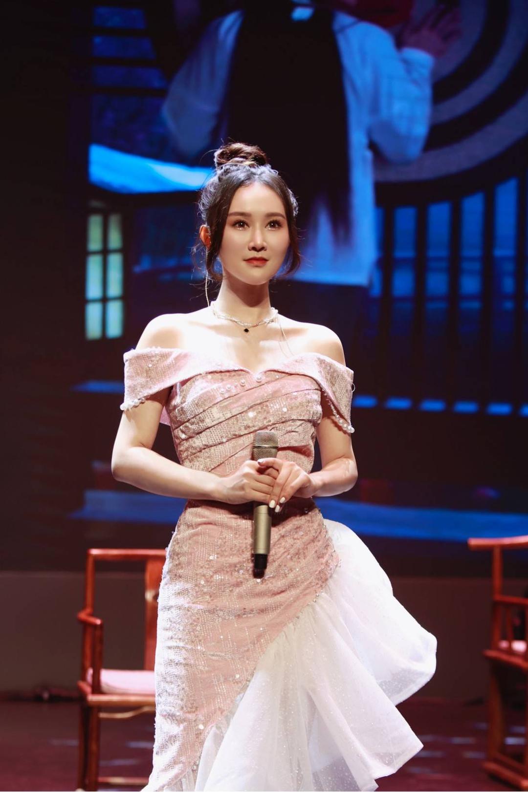 Wang Weiyi won the International Award, the solo concert Beijing ...