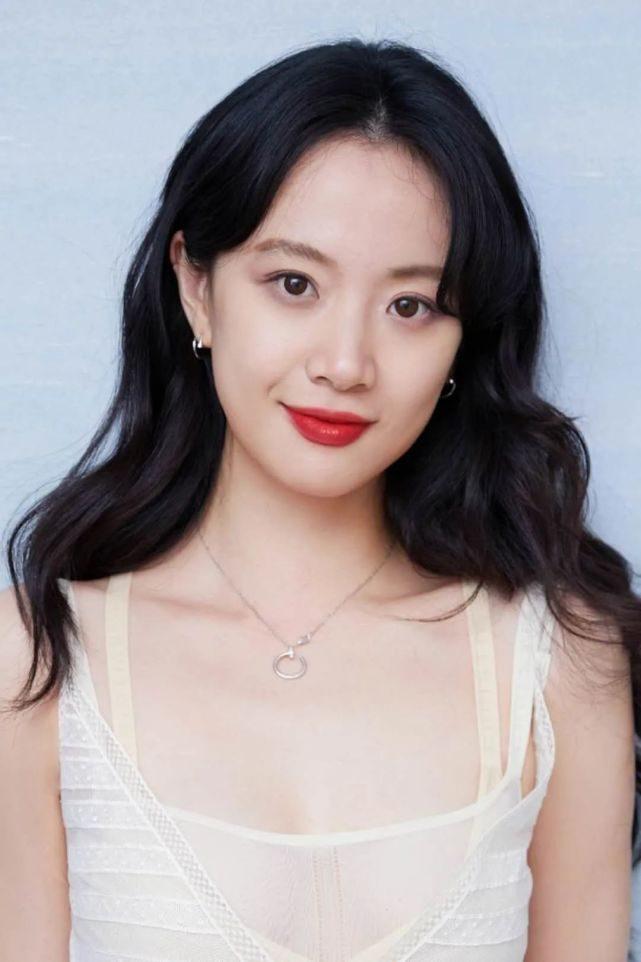 Li Meng's beautiful photos reveal her career line in Venice! Fair skin ...